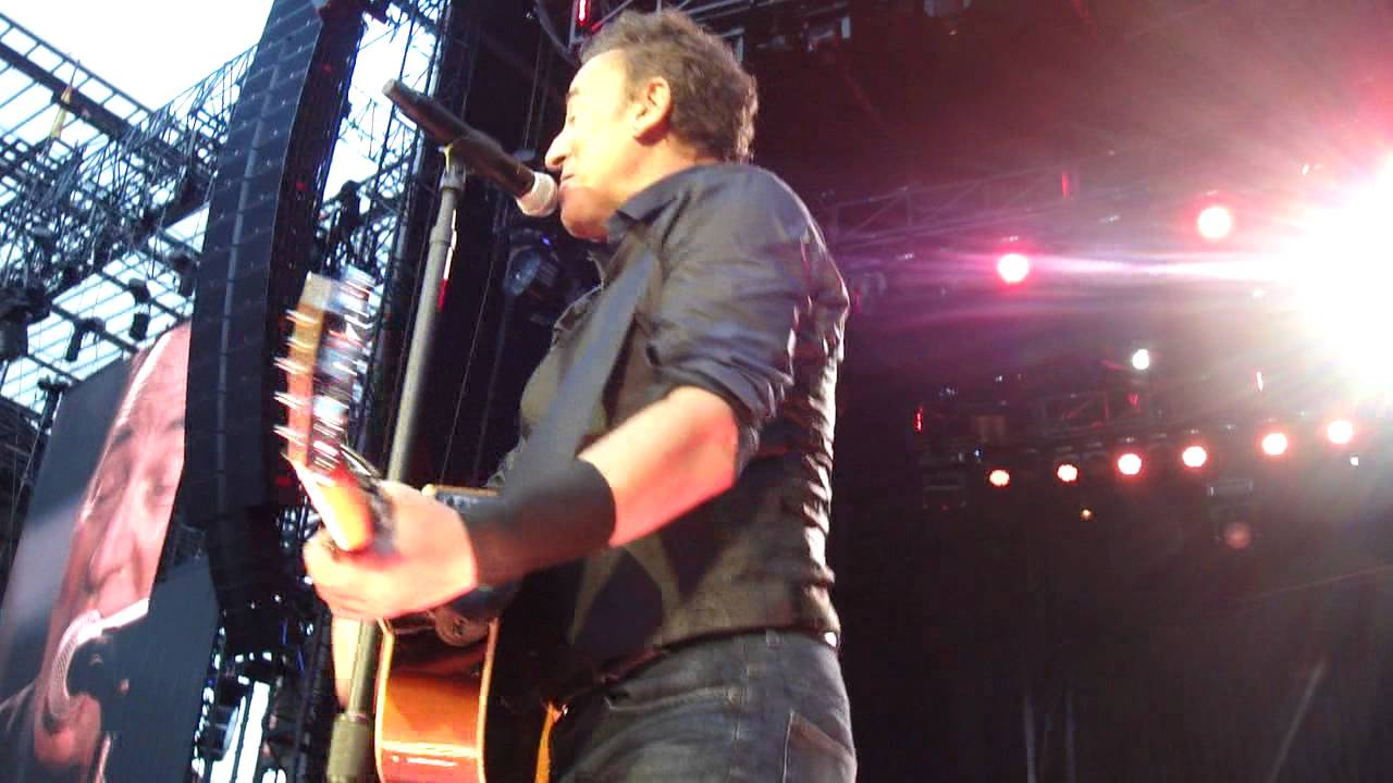 Bruce Springsteen - Working On The Highway - Cologne 27 May 2012 - YouTube
