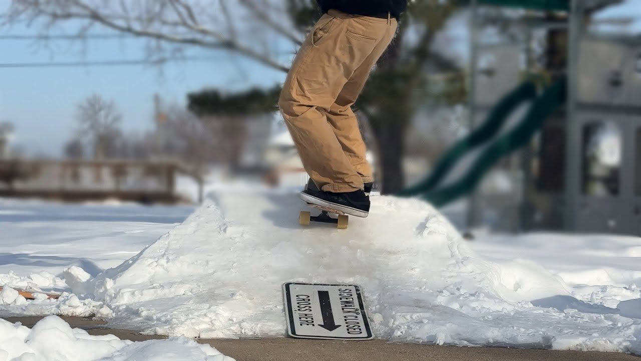 Making SKATE RAMPS Out of SNOW - YouTube
