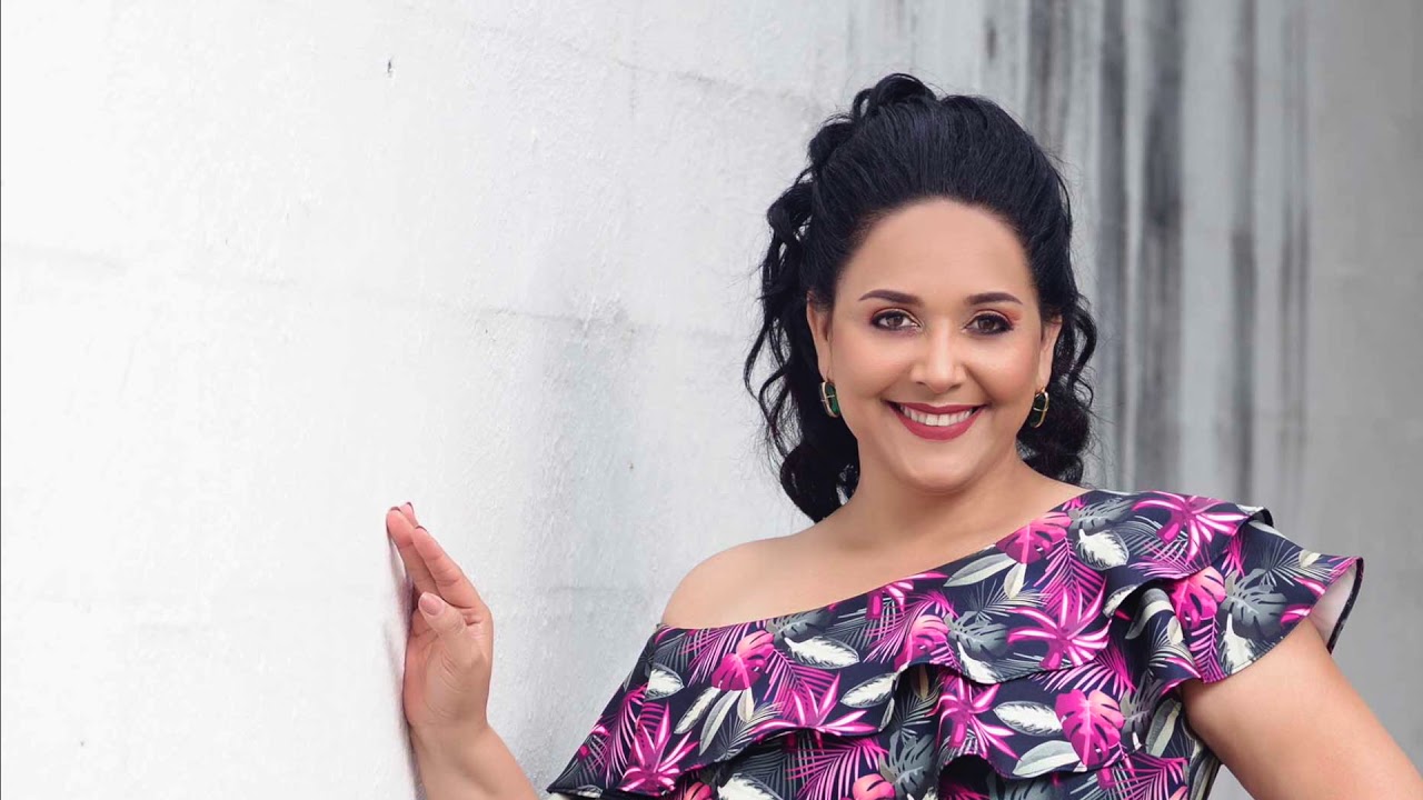 Marisela Gómez divina en looks Sandy Fashion - YouTube