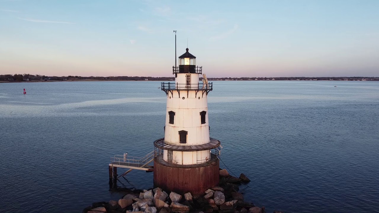 Conimicut Point lighthouse - Warwick RI - YouTube