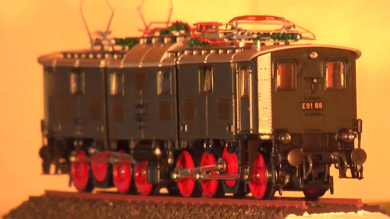 Baureihe E 91 Roco ( E91 88 DRG ) 1/5 - YouTube