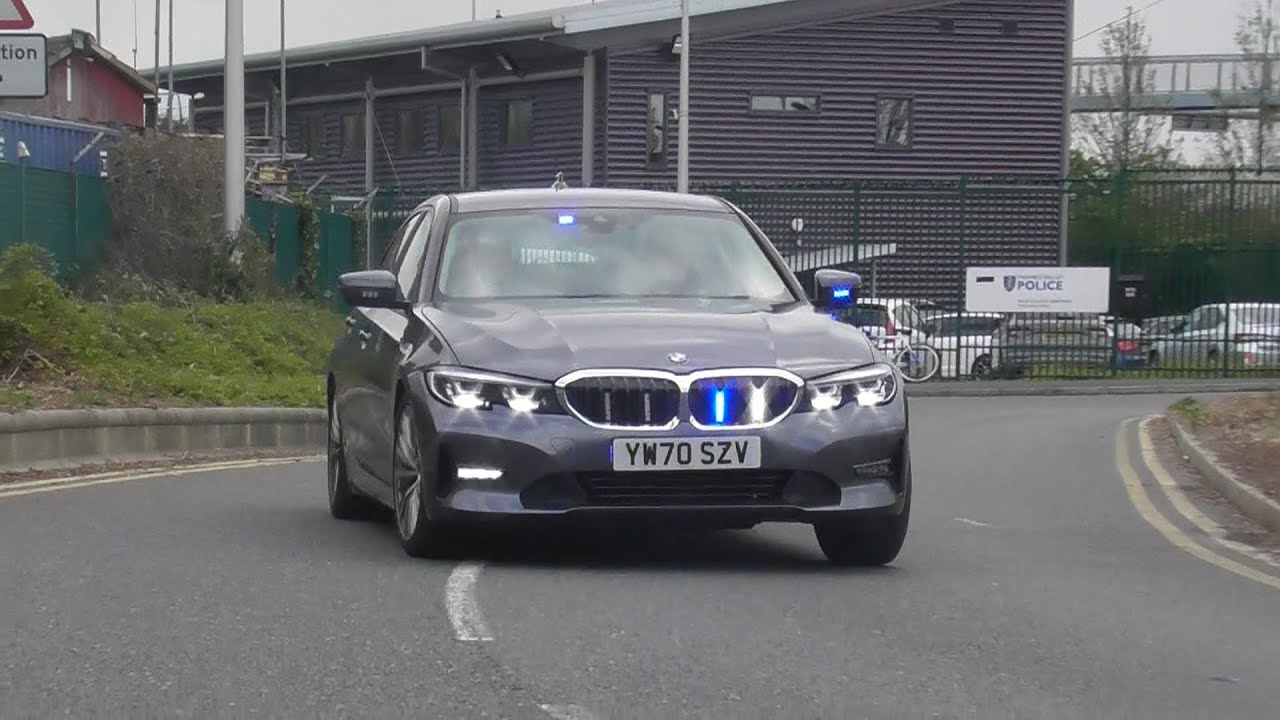 THAMES VALLEY POLICE UNMARKED RPU RESPONDING FAST - YouTube