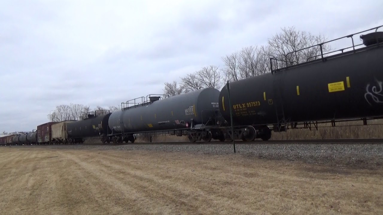 NS 1065 on CN A447 - YouTube