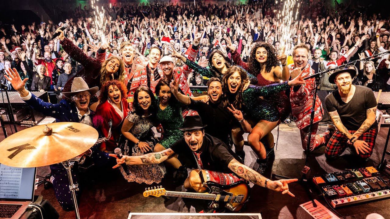 Promovideo: Sing-a-long Is Coming To Town! - YouTube