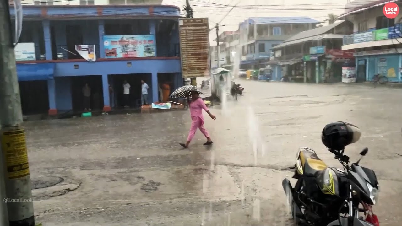 Sudden Heavy Rainfall in City-People Rush to Shelter-@LocalLooks - YouTube