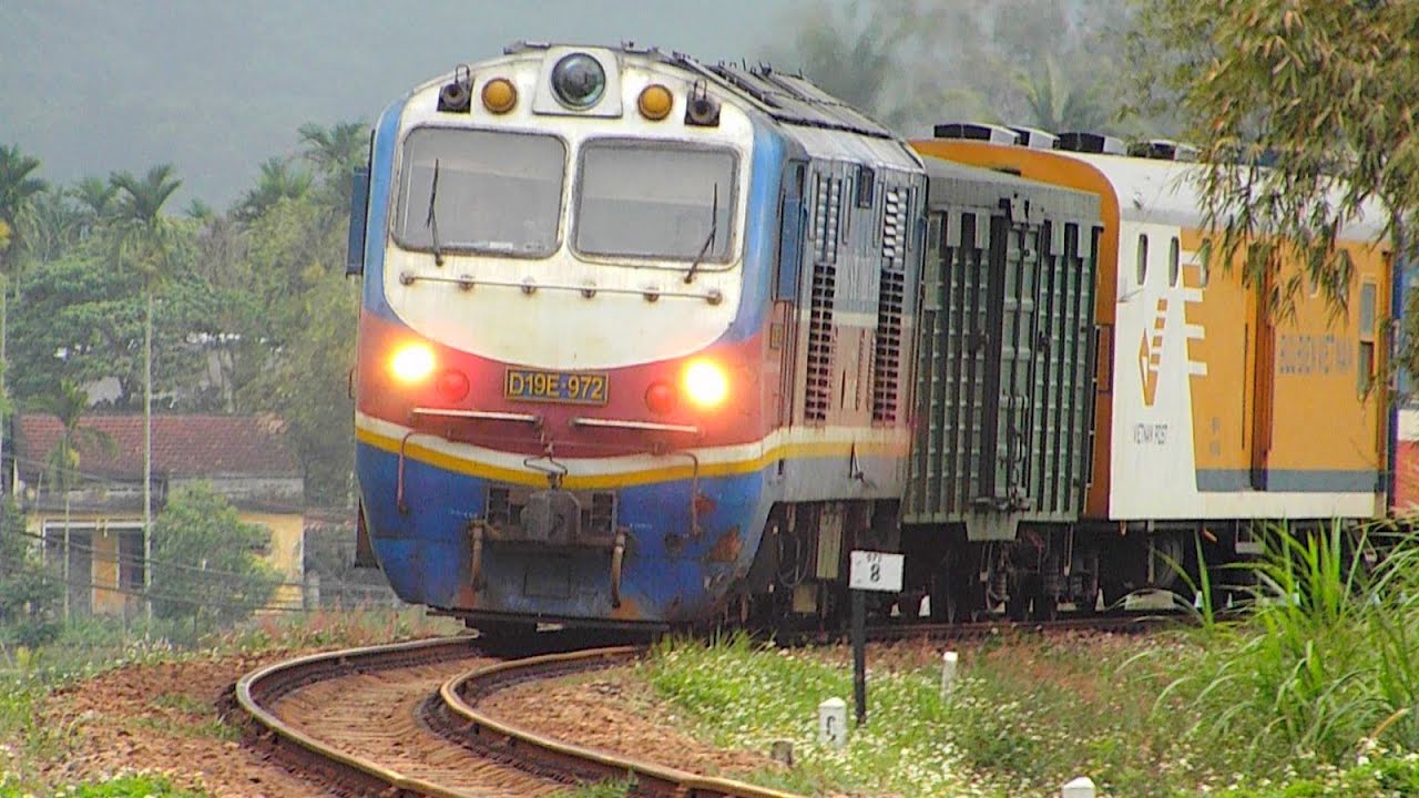 TRAINS IN VIETNAM 2020 - Đoàn tàu lửa hối hả trở về thật đẹp - BEAUTY ...