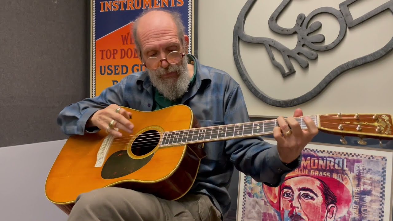 George Gruhn on Longworth, Martin D-28 - YouTube