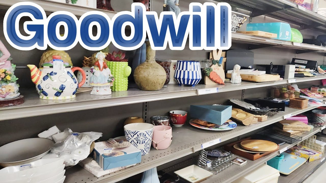 GOODWILL SHOPPING ON A 🌧 DAY - YouTube