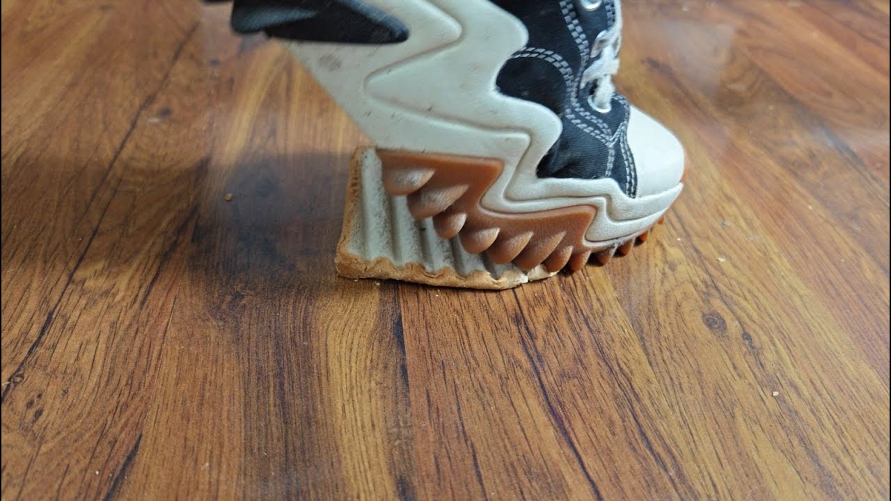 Converse Run Star Motion Sneakers crush bread slice - YouTube