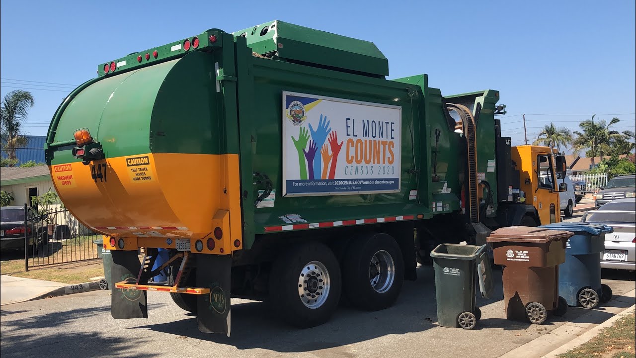 Valley Vista Services CCC LET2 McNeilus ZR truck #447 on green waste on ...