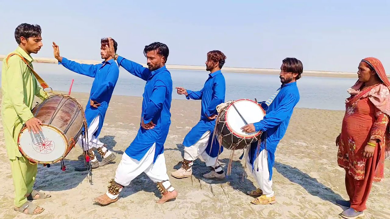 Sabbo Ka Gana Dhol Ki Thaap Par | Dhol Jhumer Group Video@batatvpunjabi ...
