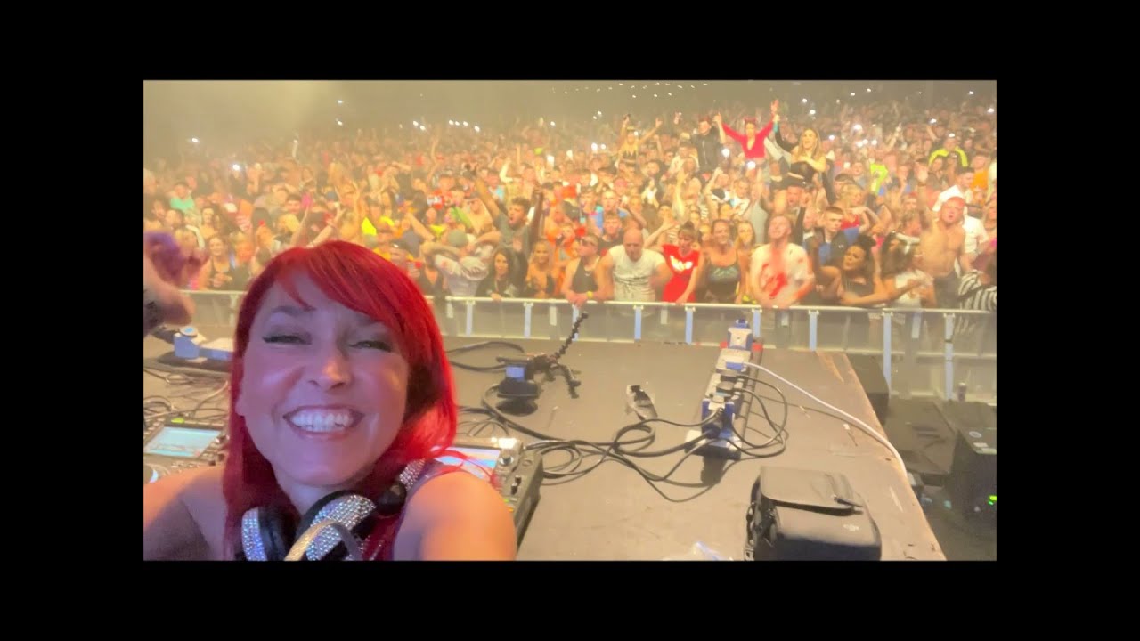 LISA PIN UP BOUNCE MUSIC (OFFICIAL CHANNEL) - YouTube