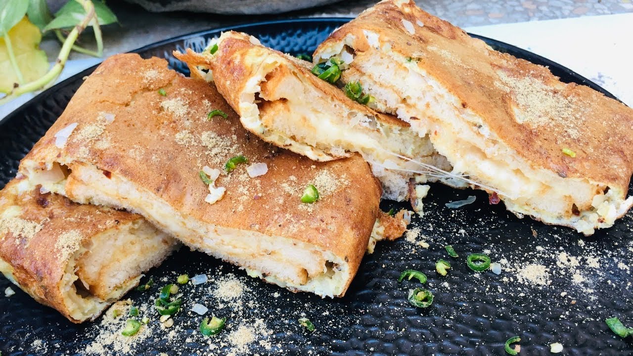 Bread omelette | ब्रेड ऑमलेट | Cheesy Bread omelette | Breakfast recipe ...
