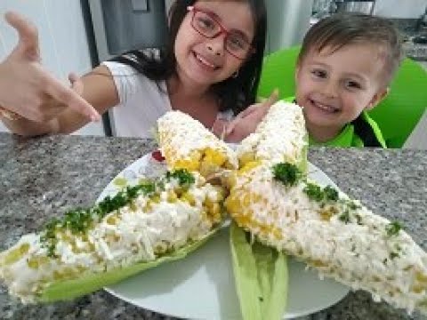 Cómo hacer una Mazorca asadas- elote con queso y salsa especial - YouTube