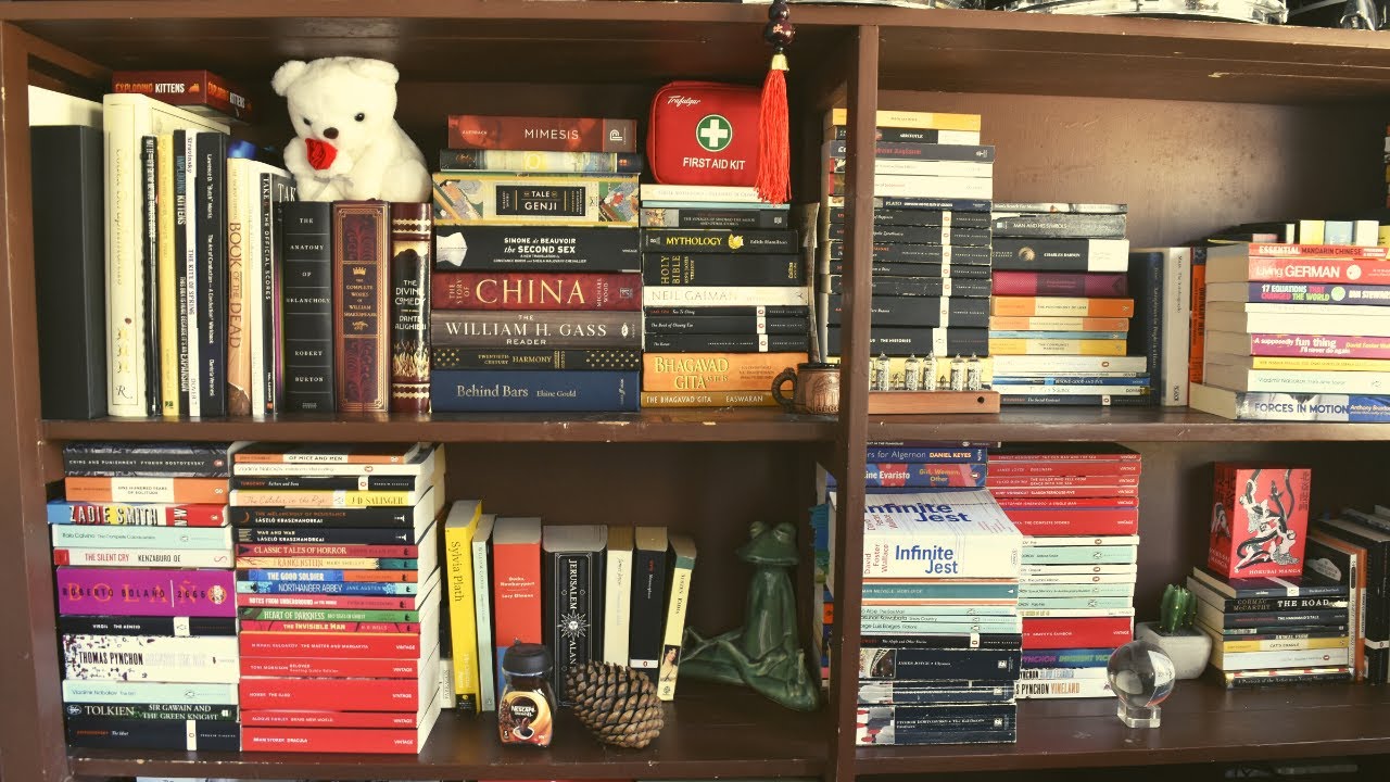 Bookshelf Tour (2022) - YouTube Bookshelf Tour (2022) - YouTube