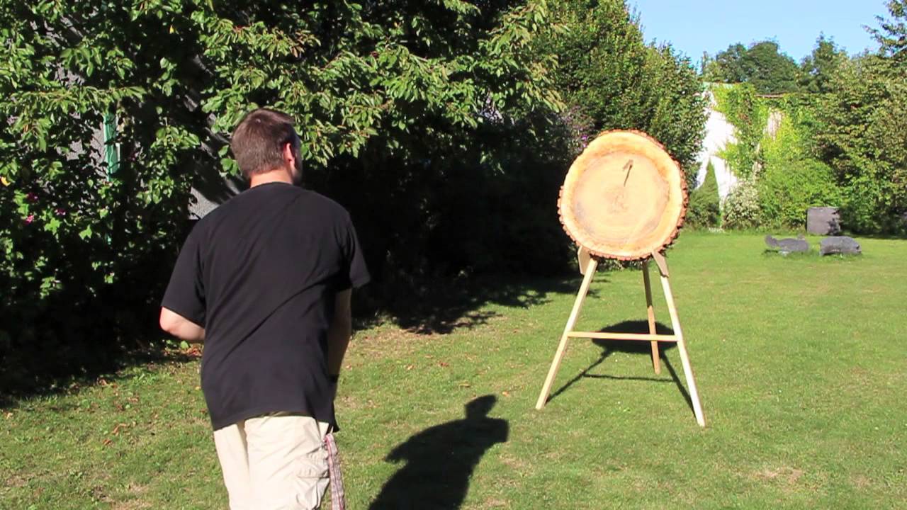 Knife Throwing - John Bailey Mini Bo-Kri - Messerwerfen - YouTube