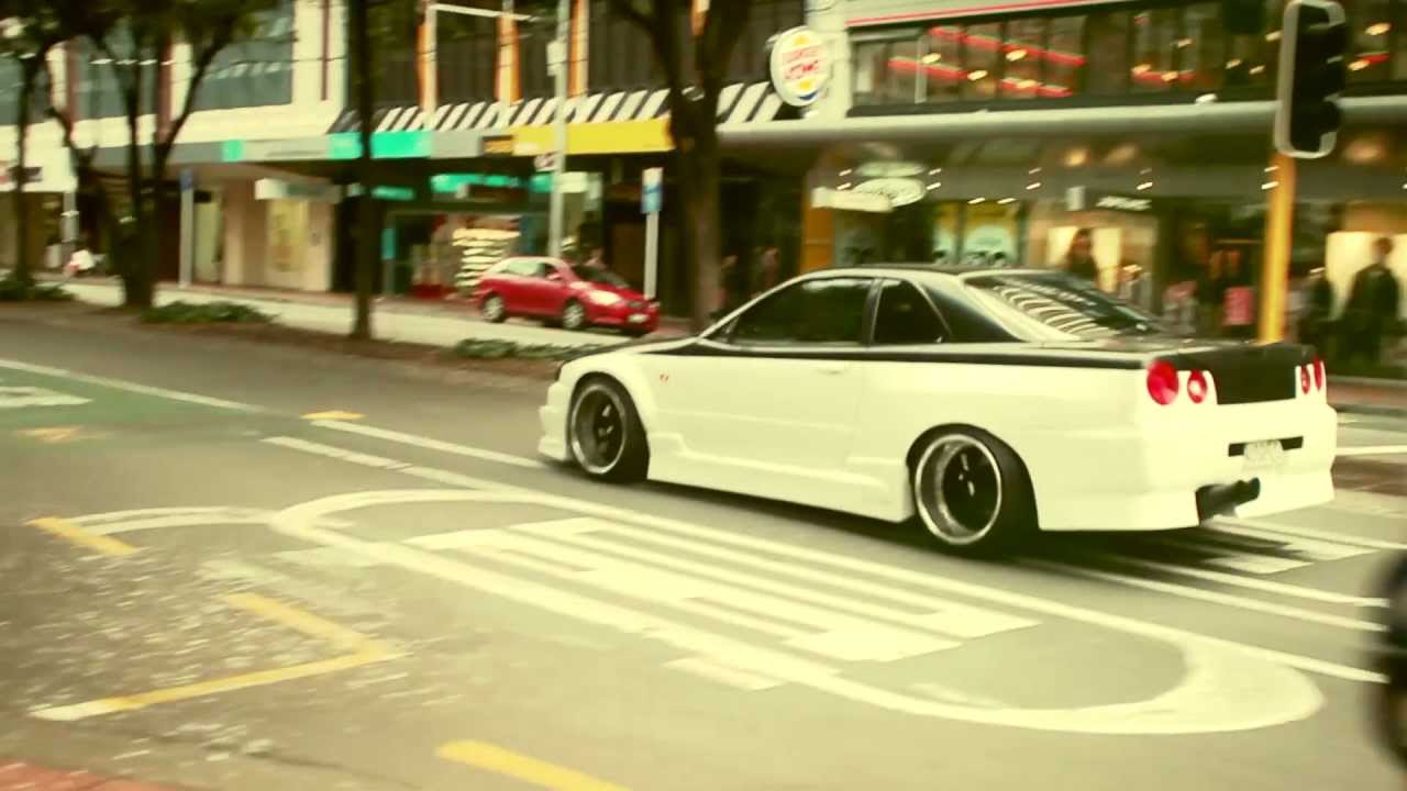 550HP Carbon R34 Nissan Skyline - YouTube
