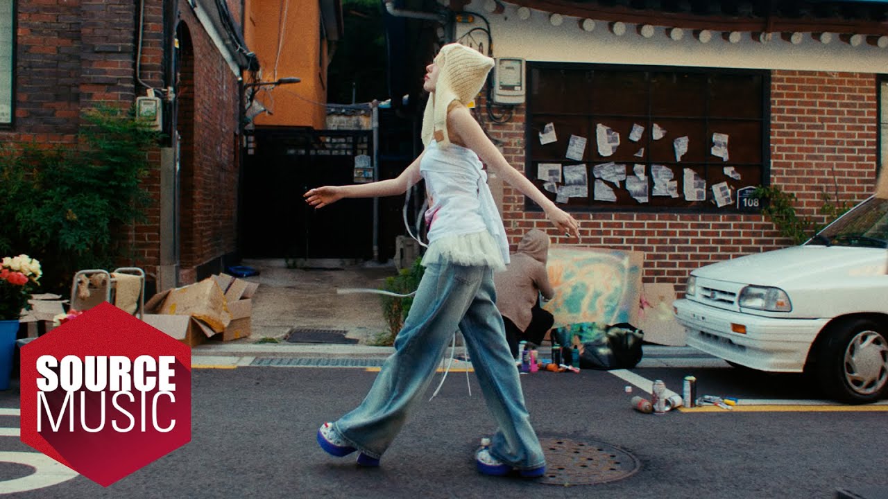 LE SSERAFIM (르세라핌) CRAZY TRAILER 'Chasing Lightning' - YouTube