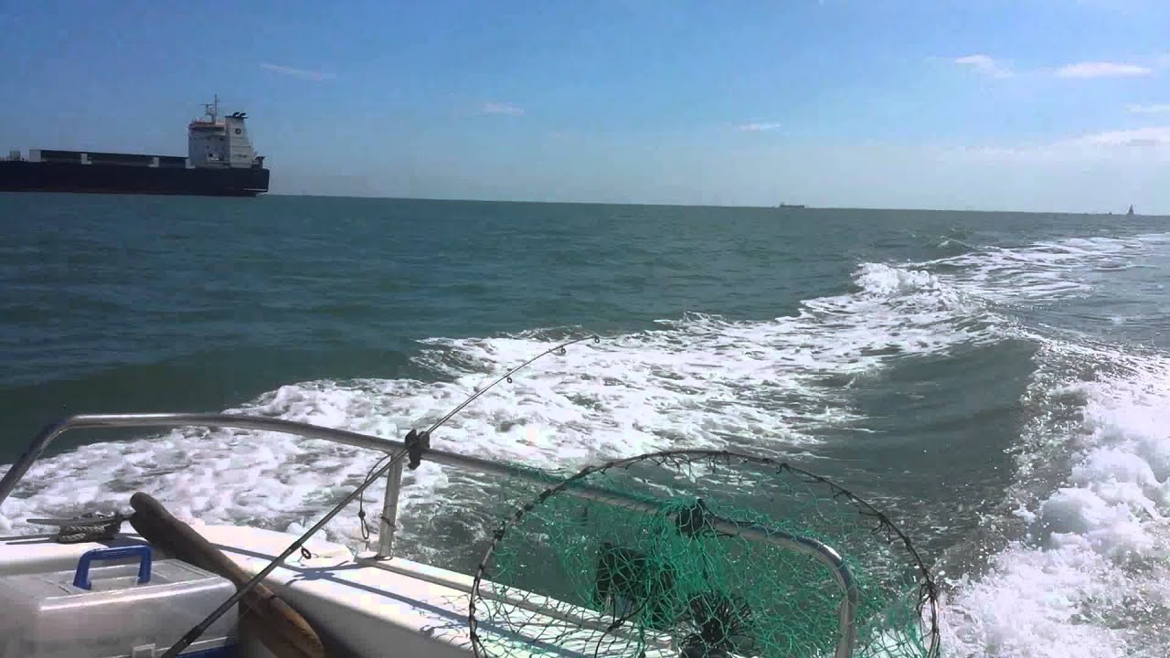 Arvor 20 boat in the Solent - YouTube