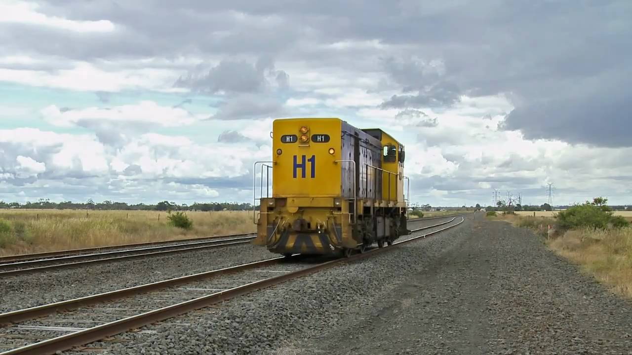Pacific National H1 Diesel Locomotive At Gheringhap Loop (8/12/2009 ...