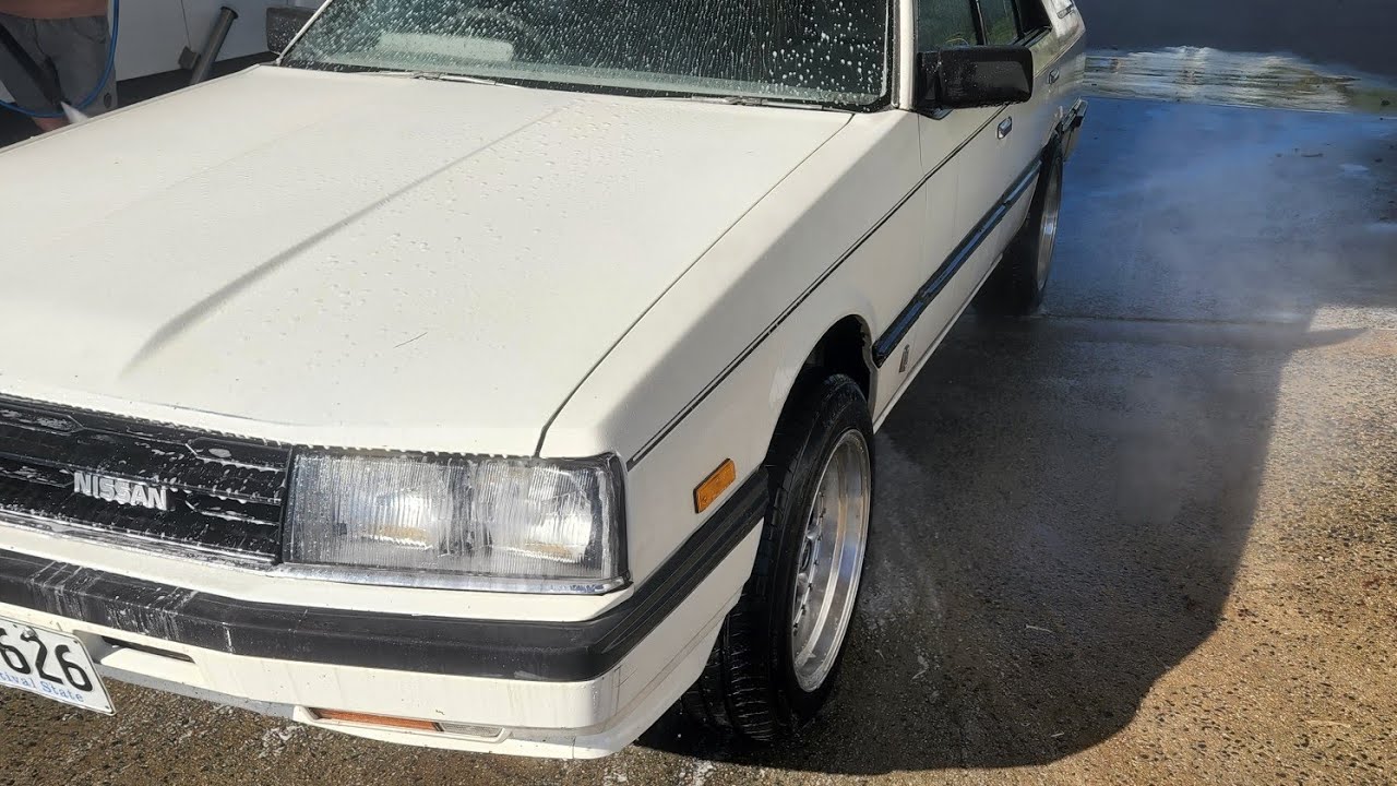 R30 Skyline TI Hatchback walk around, turbo L24e - YouTube