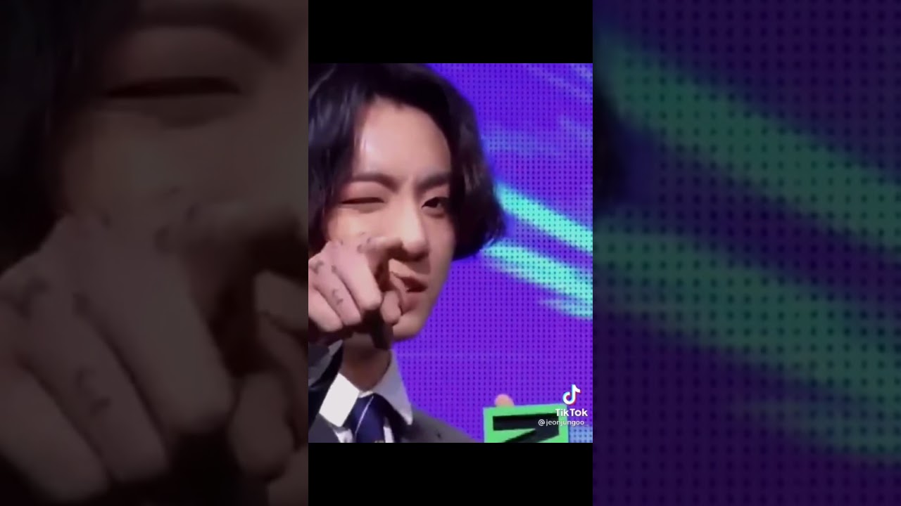 Jungkook’s wink 😉 - YouTube