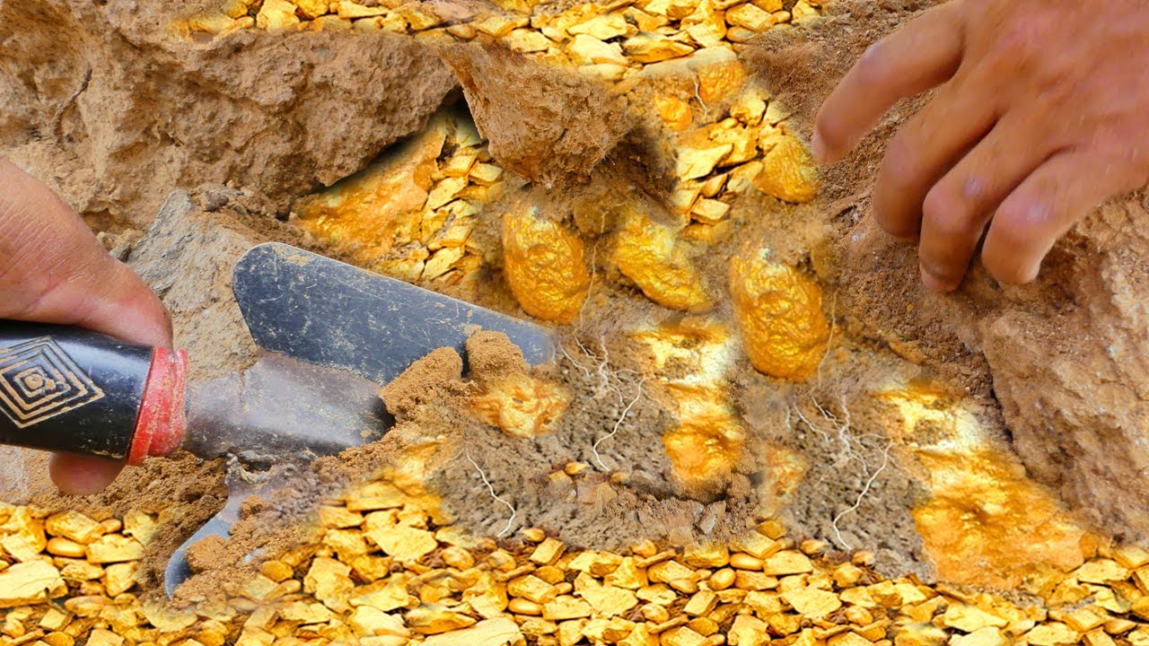 We found a large treasure gold under the stones, I dig gold very hard ...