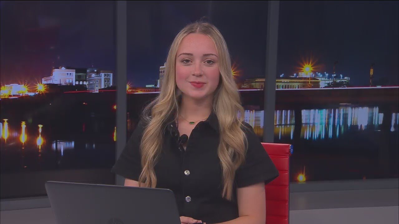 WATCH: NBC 10's weekend crew competes in hotdog eating contest - YouTube