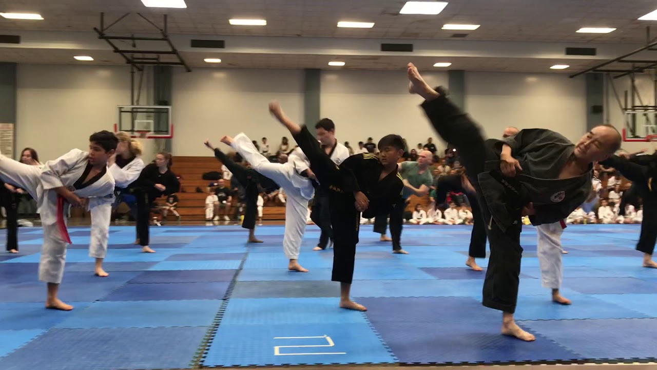 Koryo Hyung led by Grandmaster Jun Chong - YouTube