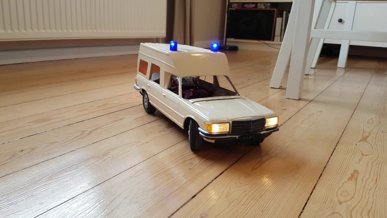 RC Ambulance Scale 1:11, Binz Krankenwagen Hoch/Lang - YouTube