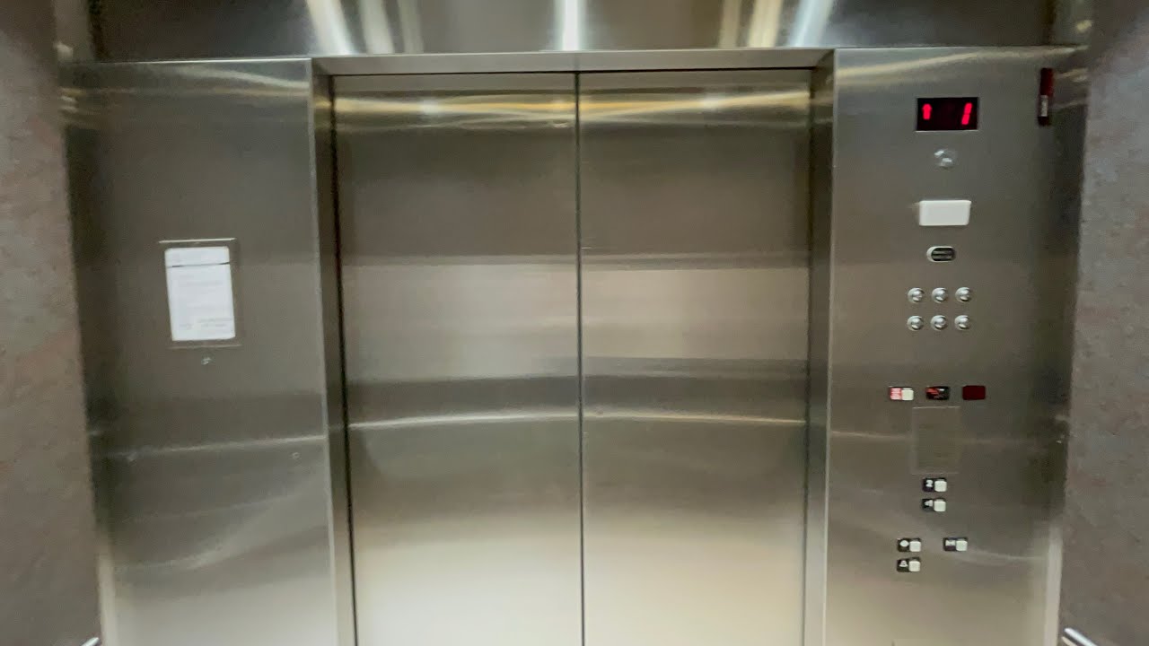 2024: Schinder MT Hydraulic Elevator @ Macy’s Florida Mall Orlando ...