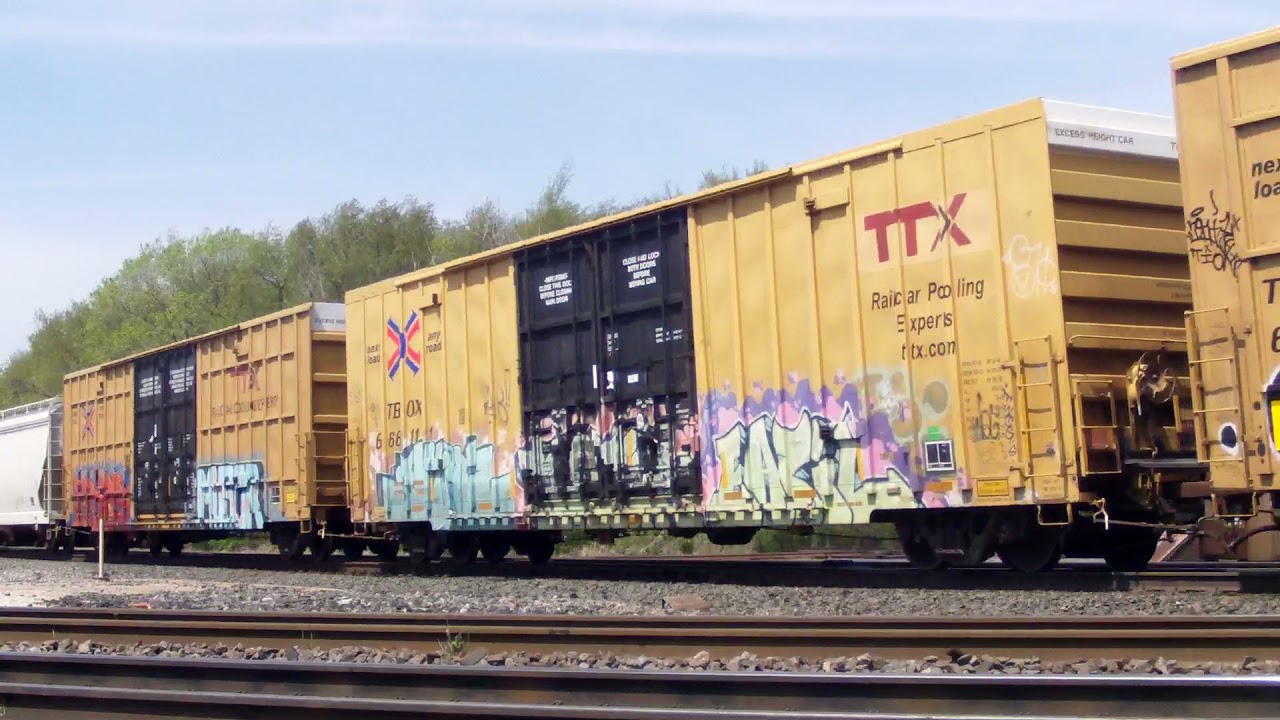 CSX J716 @ WELLSBORO, IN 4 26 21 CSX 2504 2 - YouTube