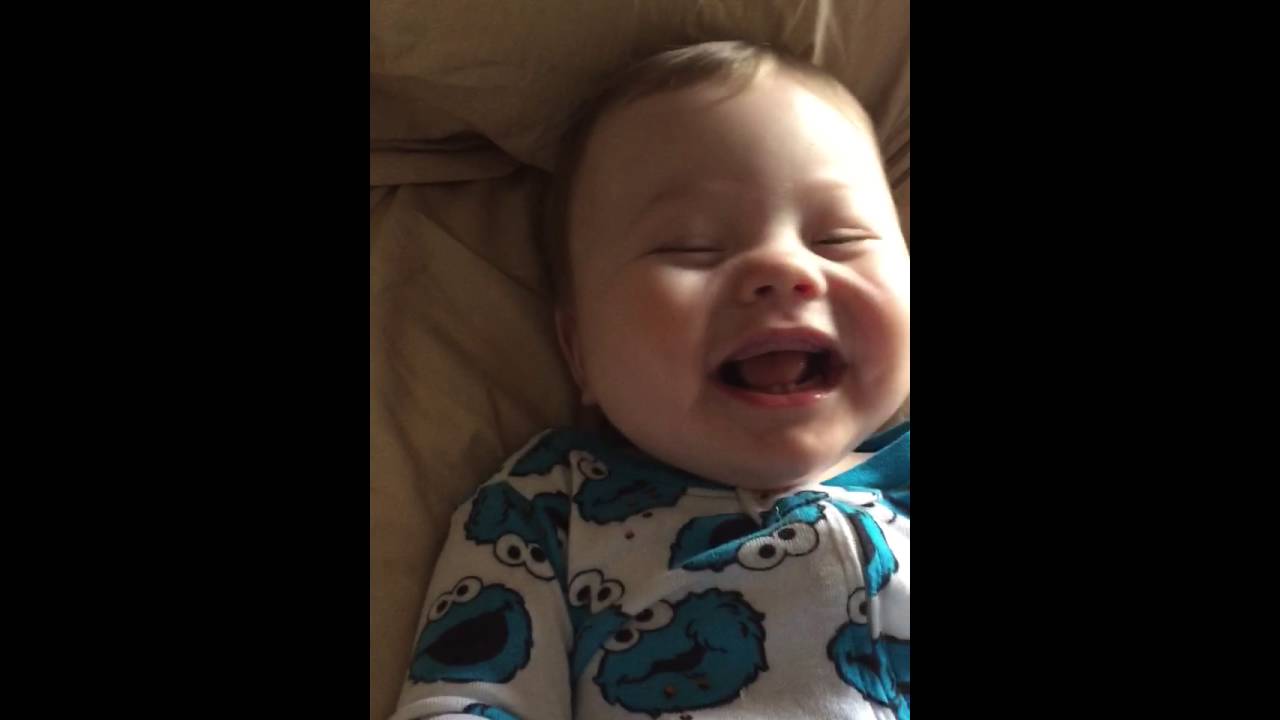 Jeff Deminski's baby laughs at his one-liners - YouTube