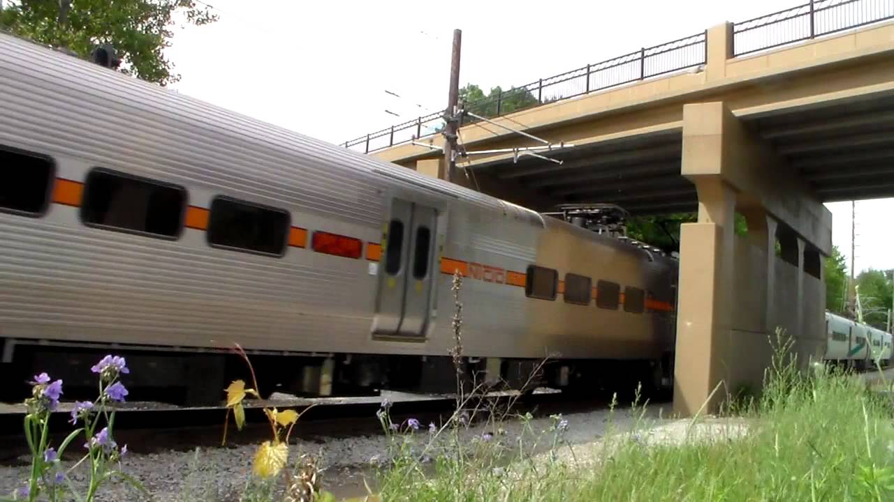 South Shore Line NICTD EMU #34 leads an outbound arriving/departing ...