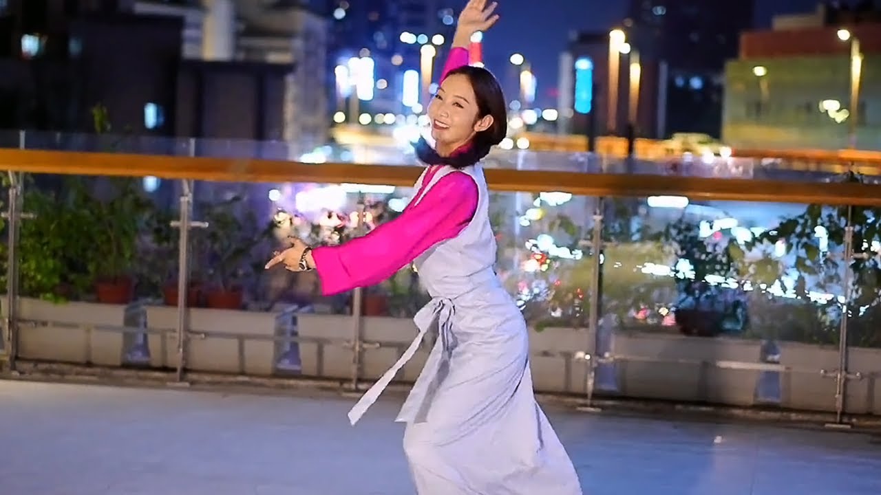 Xiao Luo In Pink - YouTube