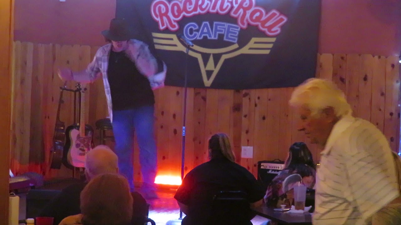 Michael Cullipher sings Big Hunk Of Love Elvis Week 2021 - YouTube