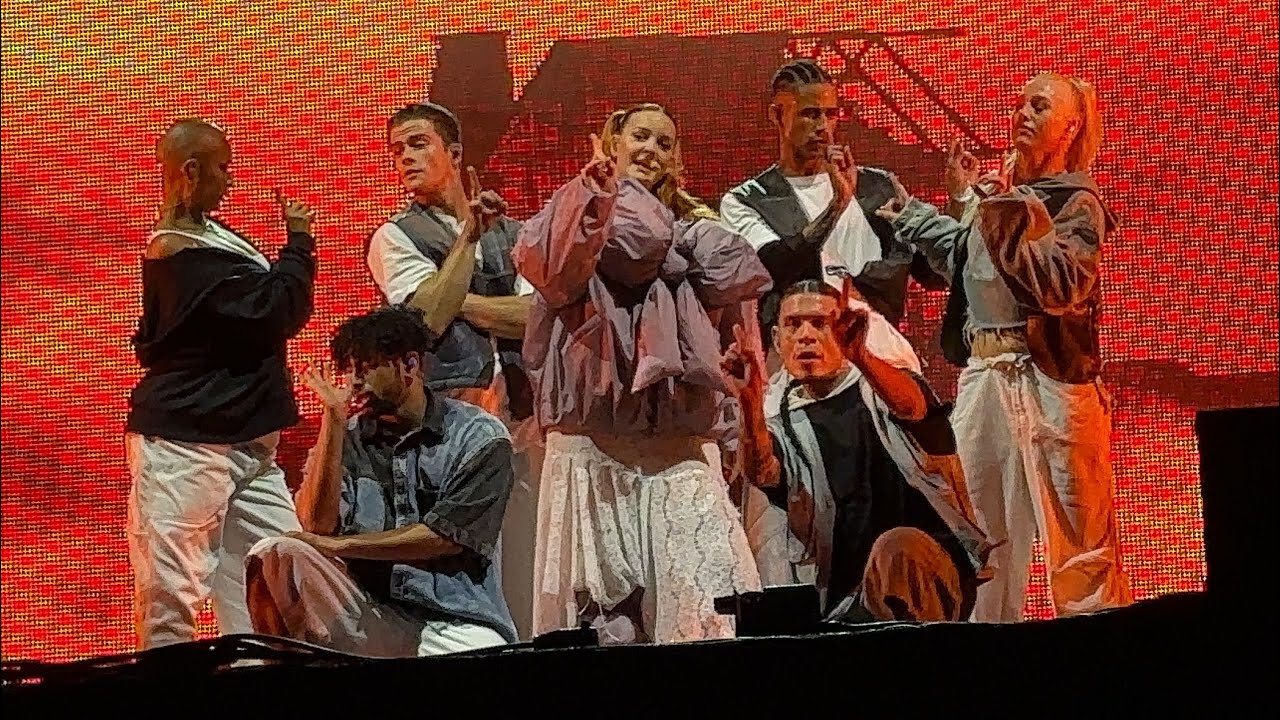 Anne-Marie singing Crybaby Live at WestonBirt - YouTube