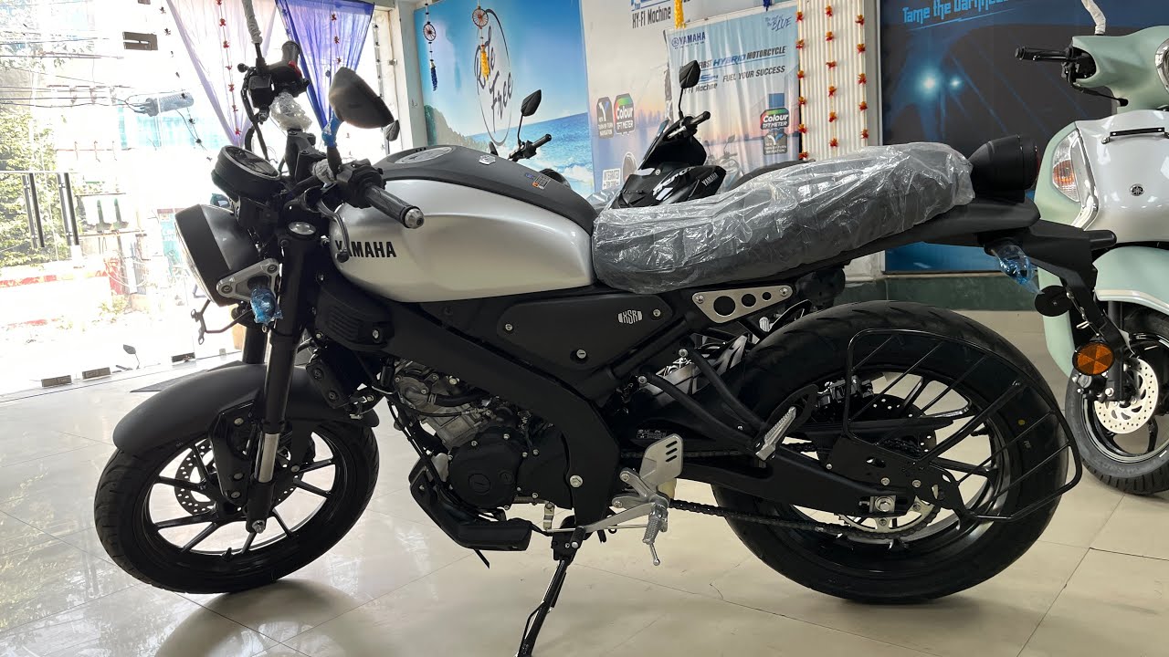 Yamaha XSR 155 Review - YouTube