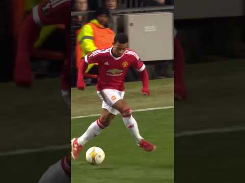 Memphis Depay beautiful nutmeg skill 😍 #football #masongreenwood #skills #shorts