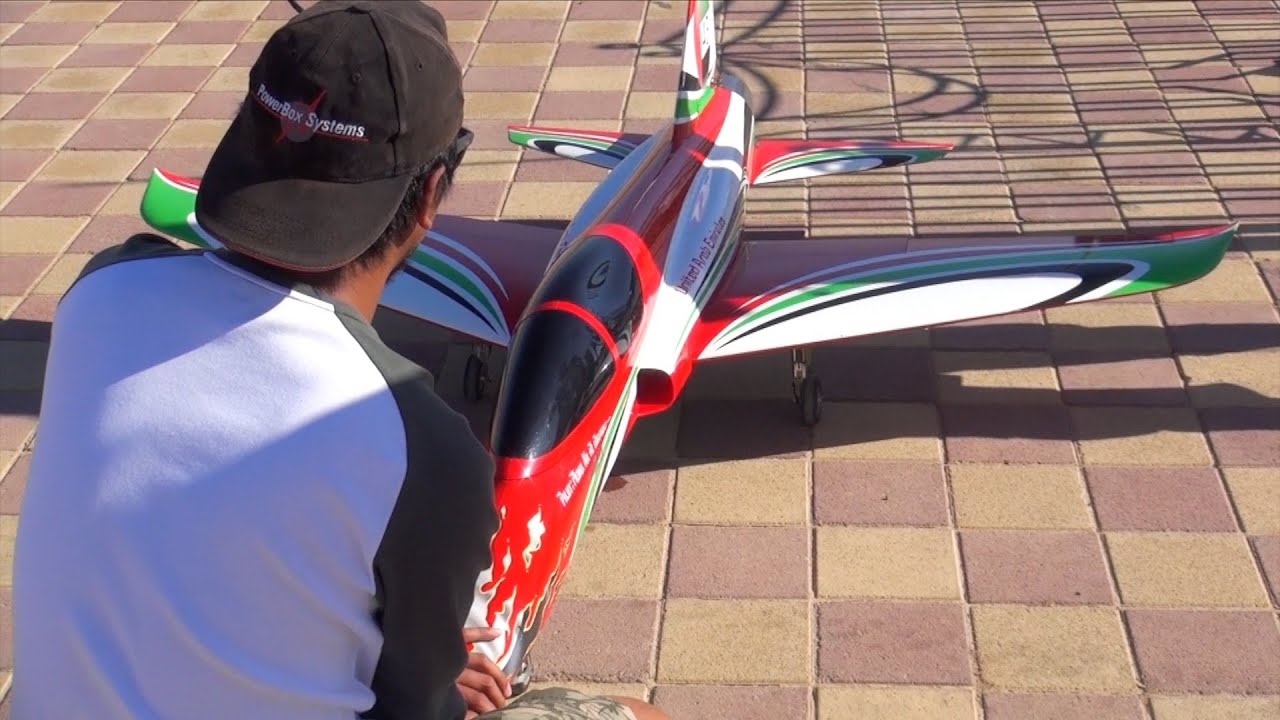 CARF Ultra Flash flight by Al-Darmaki UAE ToP Jet 2014 - YouTube