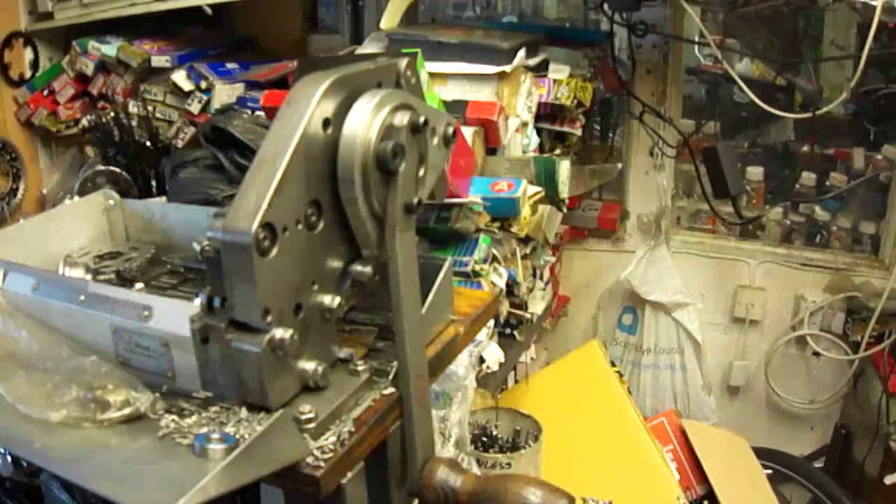 Phil Wood spoke cutter - YouTube