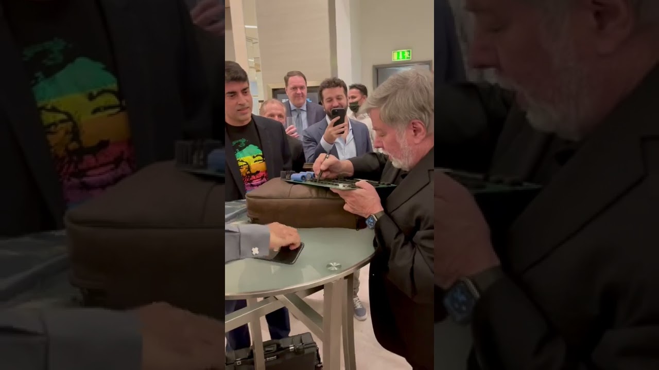 Apple Co Founder Signs Original Apple Computer - YouTube