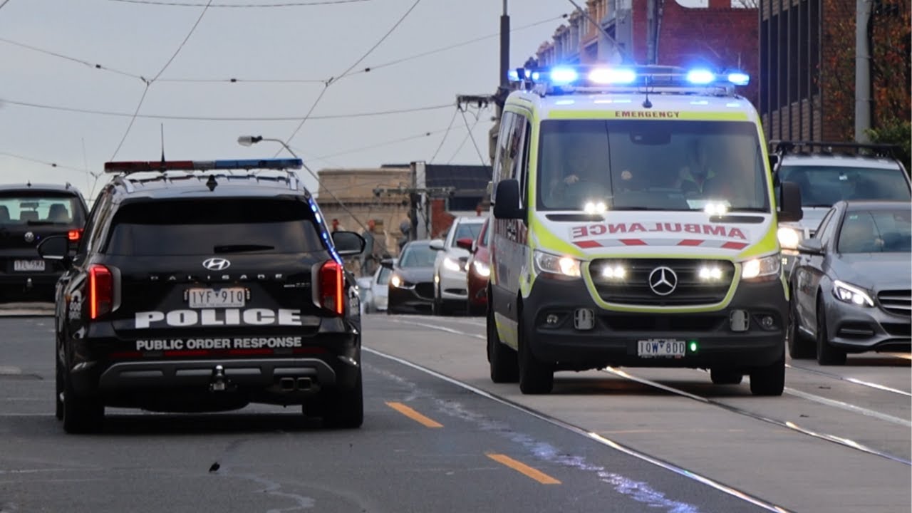 AV | Ambulance General Purpose 6324 (Kew) Responding Code 1 to MVA ...
