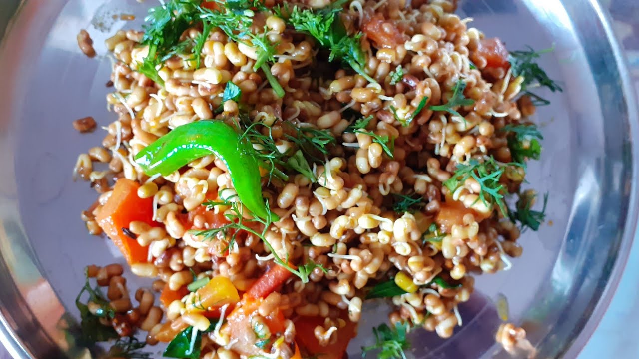 sprouts chat recipe//मोठ की चाट - YouTube