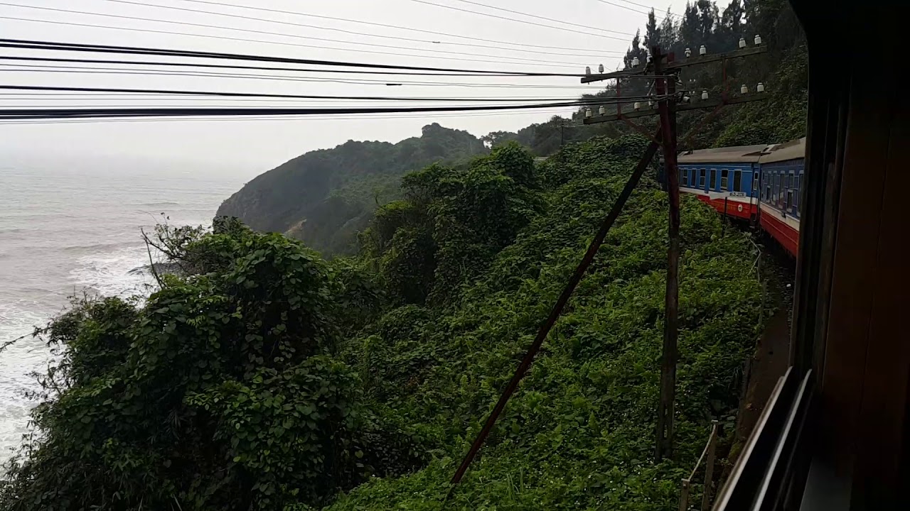 SE19 train - HANOÏ to DANANG - Part2 - YouTube