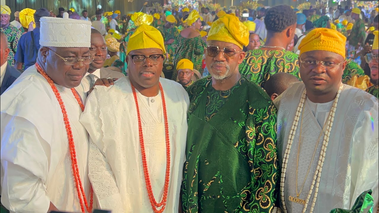OBA ONIRU & OBA ONISHERI AT GOV DAPO ABIODUN MOTHER 90TH BIRTHDAY - YouTube