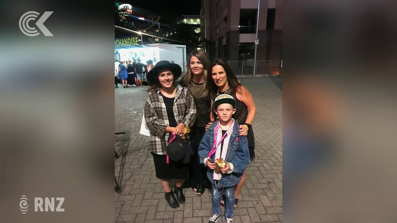 Child devastated by fake Bruno Mars tickets - YouTube