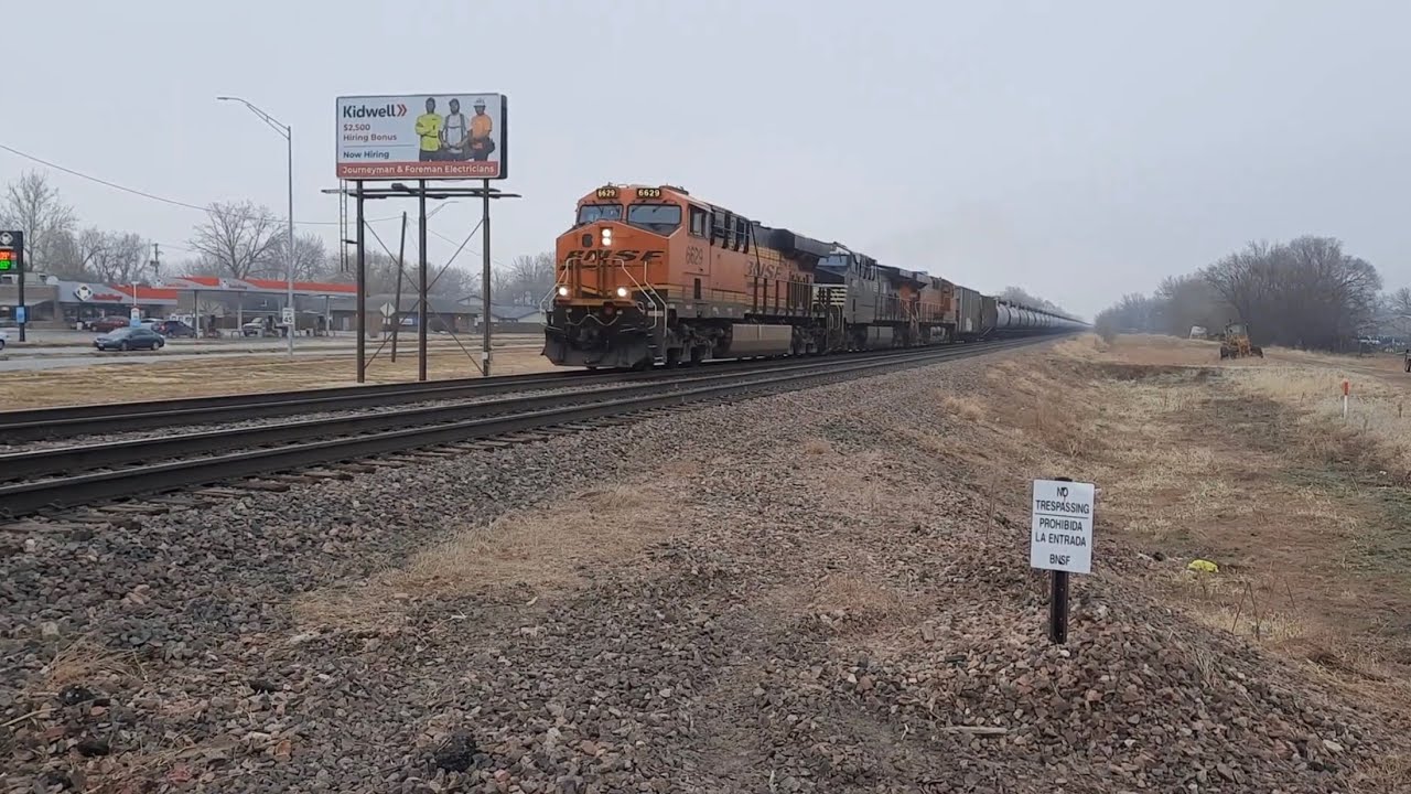 ES44 Leads A BNSF Oil Train w/ NS AC44CM And AC44EV Trailing! | 2021 ...