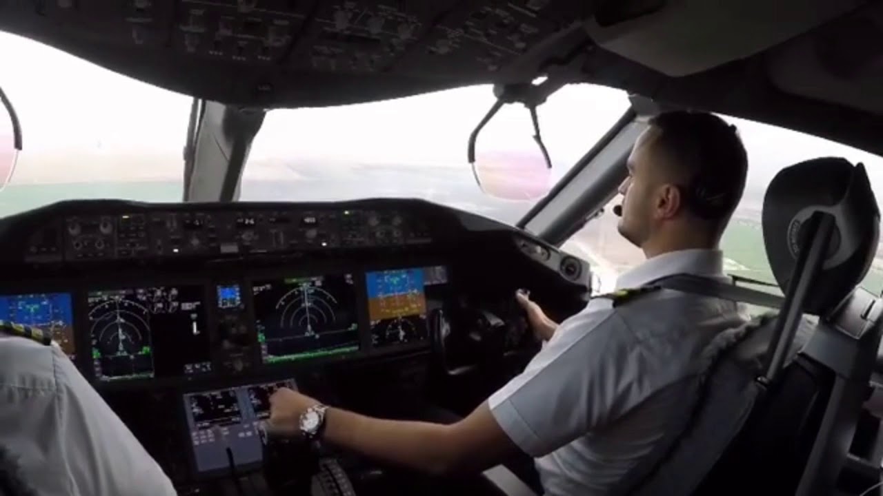 Boeing 787-9 AMAZING LANDING in casablanca|cockpit view| - YouTube