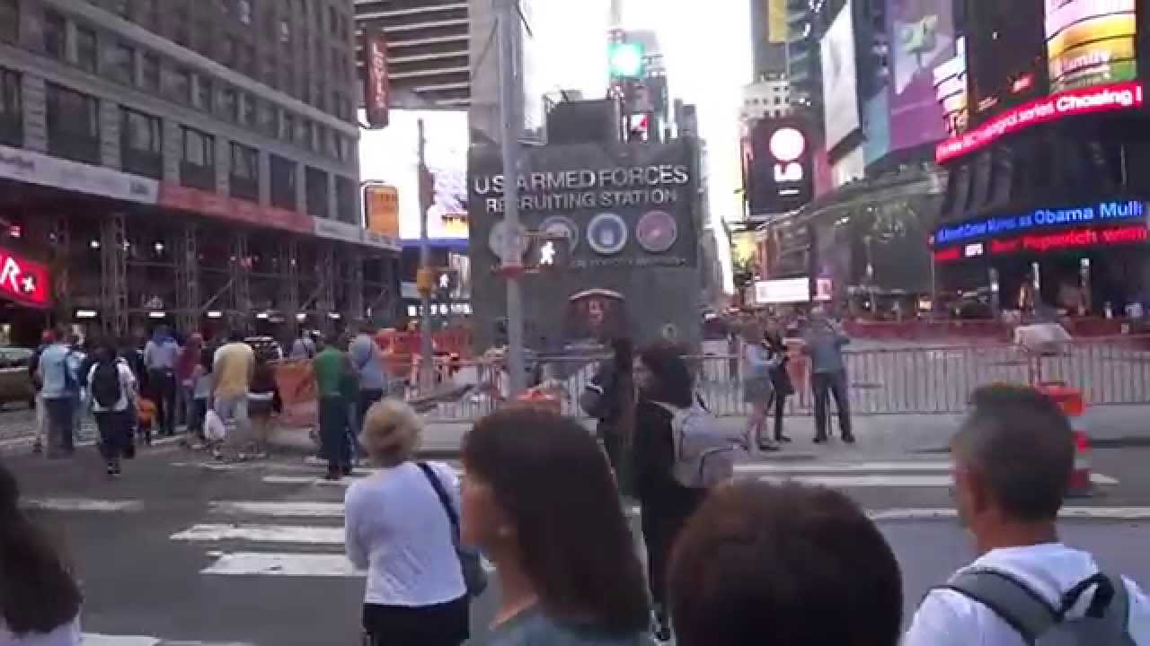 Broadway walk - YouTube